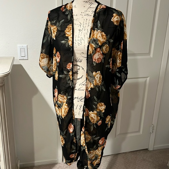 Live 4 Truth | Tops | Live 4 Truth Sheer Floral Kimono | Poshmark